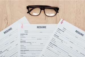 Should I List Current Job Experience in My Resume?
